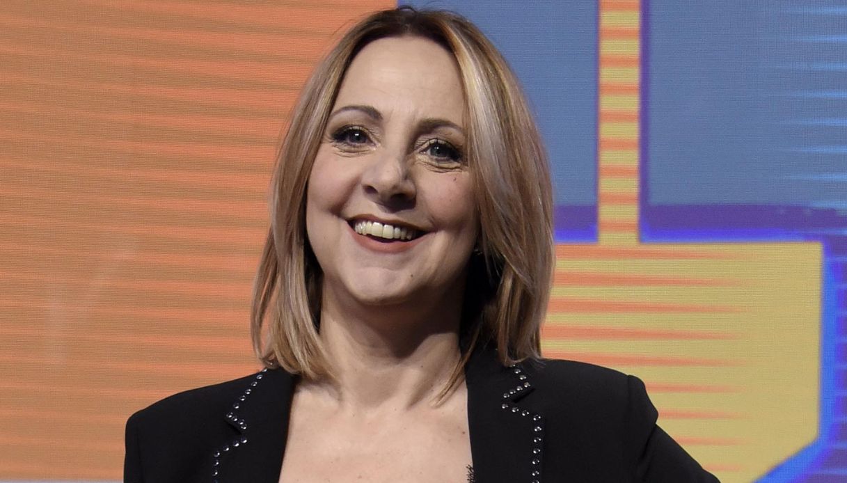 Debora Villa: vita e carriera dell'attrice comica