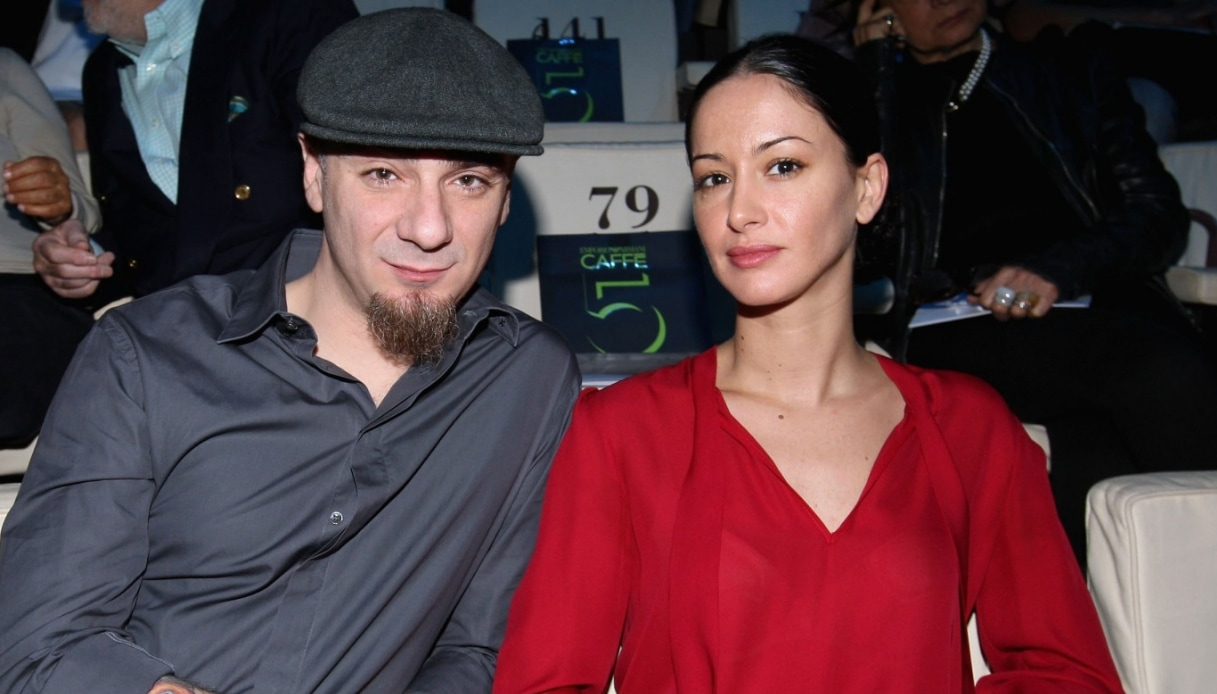 Chi è Elaina Coker, la moglie di J-Ax