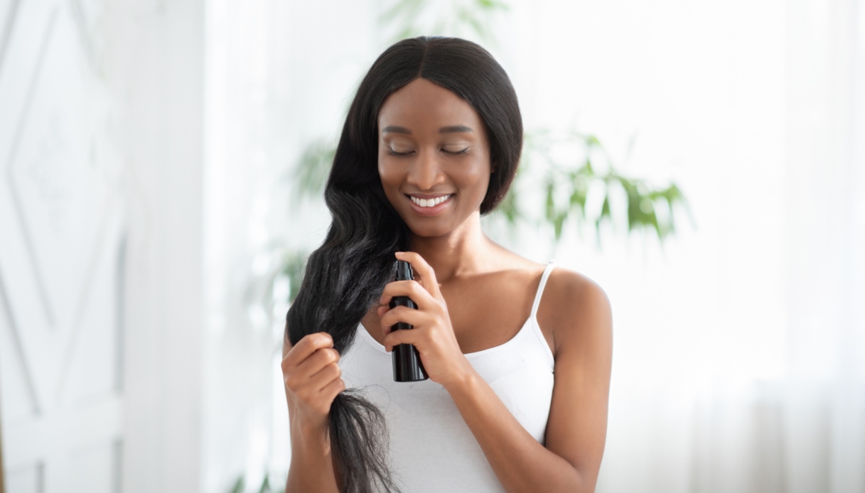 Profumo per capelli: l'hair mist è ciò di cui abbiamo bisogno