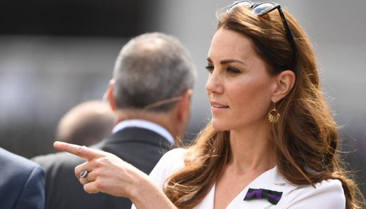 Kate Middleton incanta a sorpresa Wimbledon col look in stile Diana