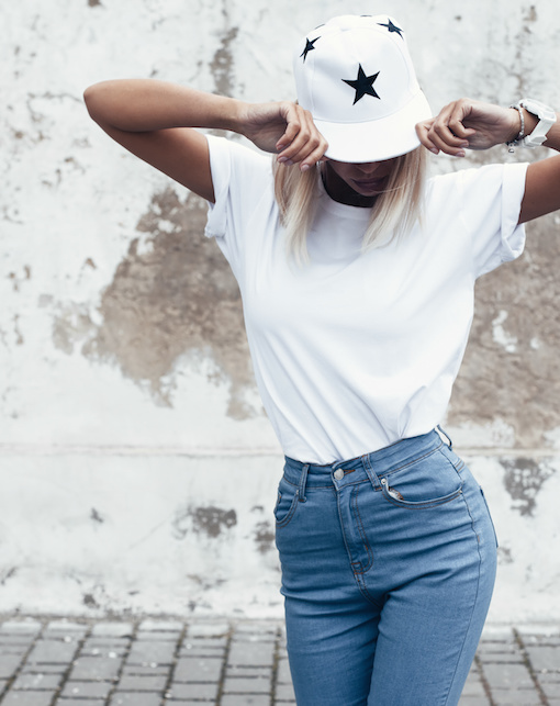 Look basic in jeans e t-shirt: perché sono un must have