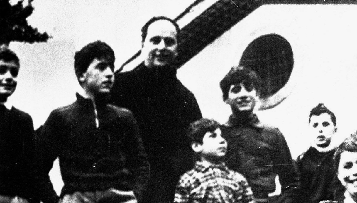 Don Milani, la storia di un maestro di vita