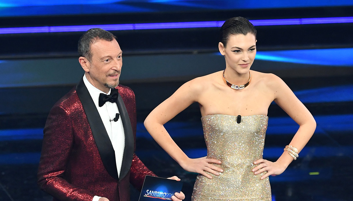 Tra Leonardo DiCaprio e Vittoria Ceretti è amore: il bacio conferma