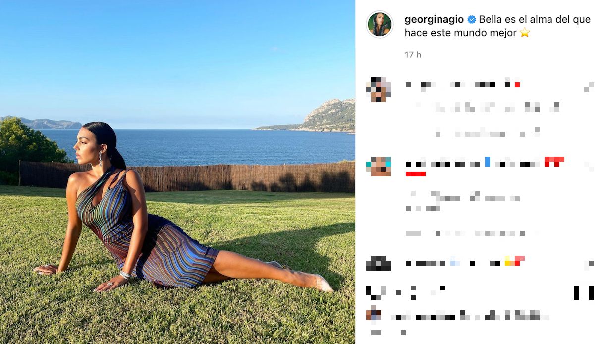 Georgina Rodriguez, fisico scultoreo: al mare proprio come una sirena
