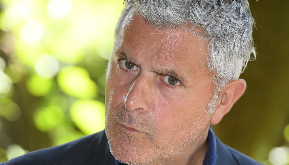 Striscia la notizia, Enrico Lucci è il nuovo inviato del TG satirico