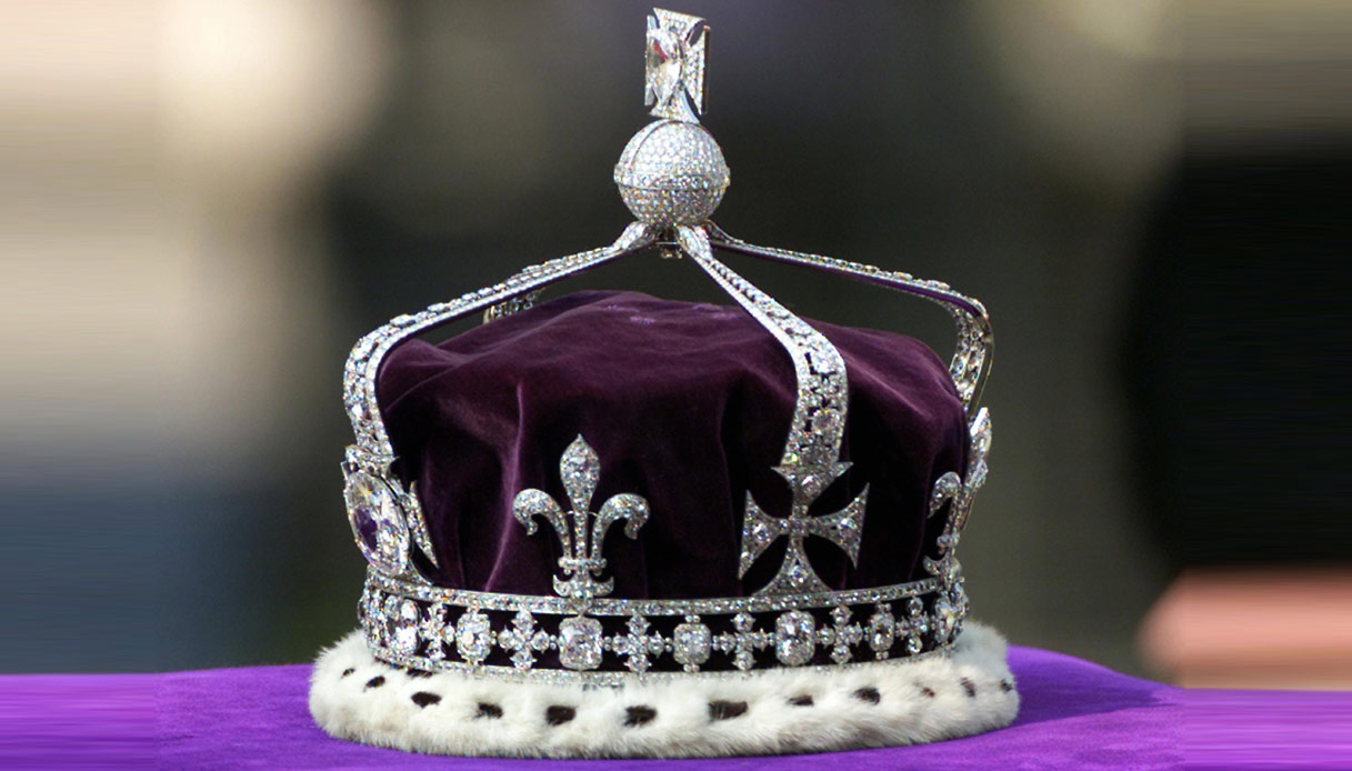 Incoronazione di Carlo III: dove e quando. La corona insanguinata e il prezzo di Harry