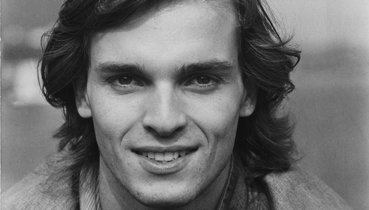 Miguel Bosé, una vita a camminare sul filo, sospeso a 100 metri dall ...