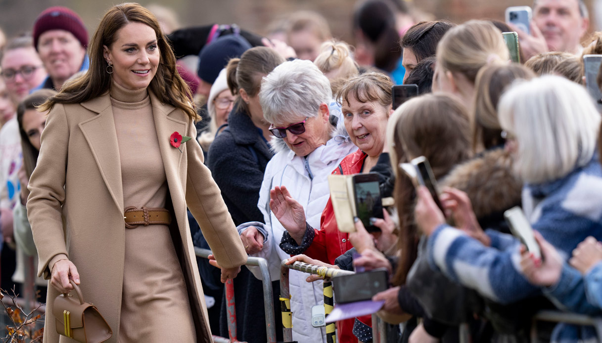 Kate Middleton, Charlene di Monaco, Letizia di Spagna: il cappotto di ...