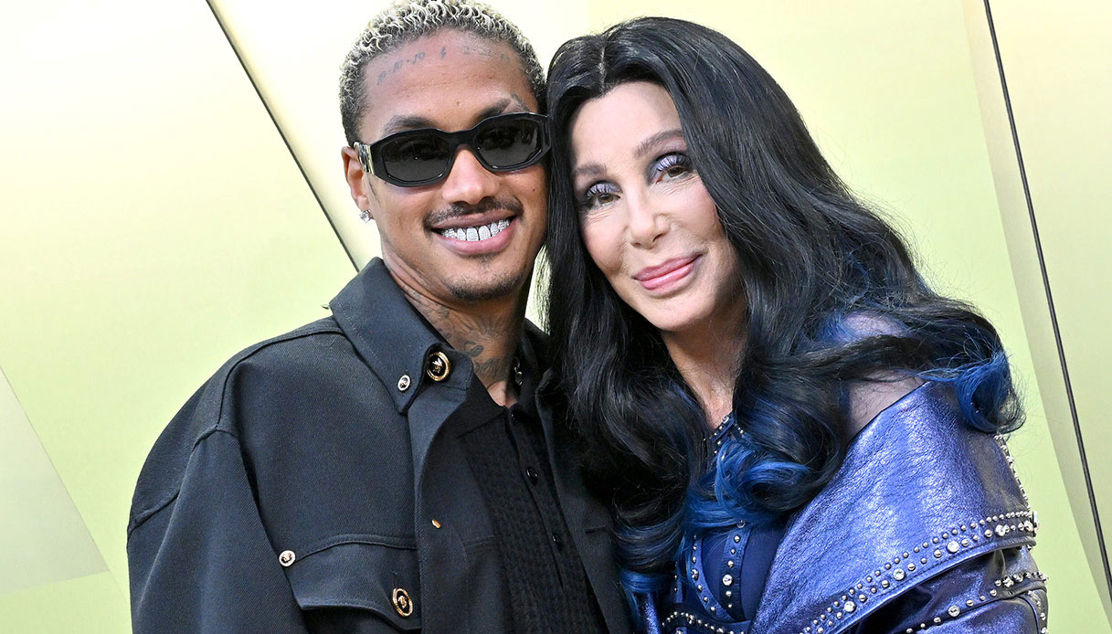 Cher e l'ultimo amore Alexander, 39 anni di meno: tutti i suoi toy boy