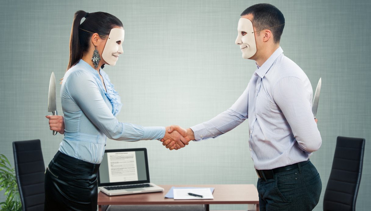 Frasi sull'ipocrisia: citazioni e aforismi famosi