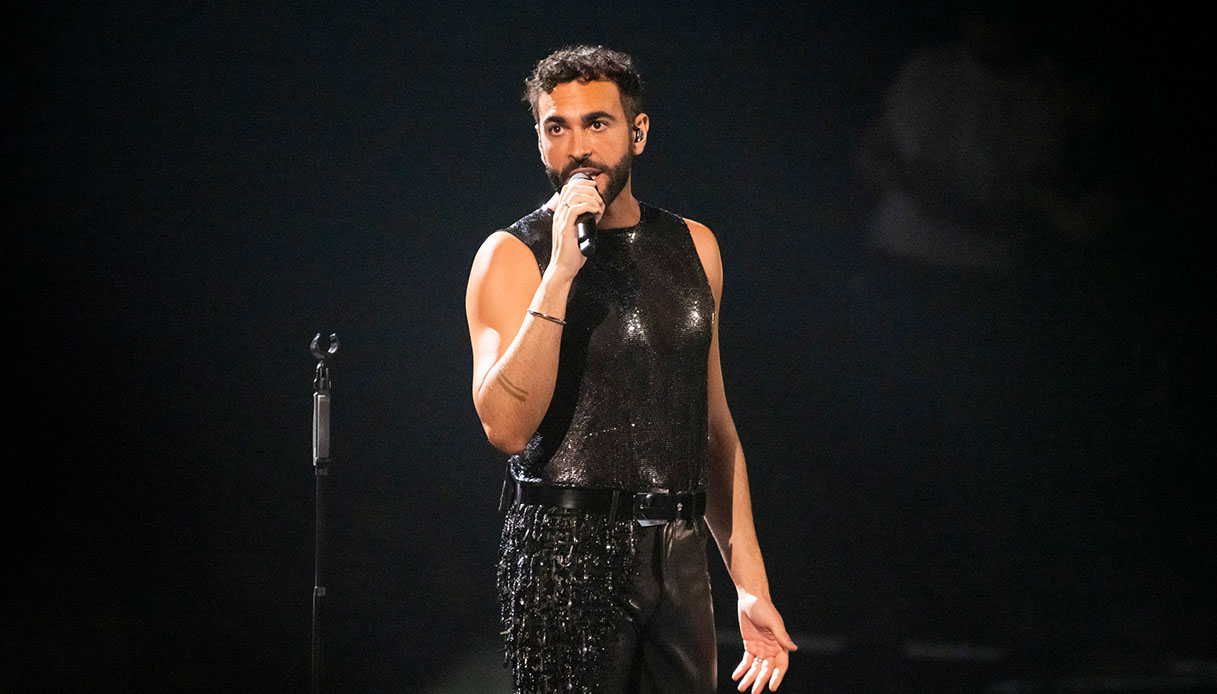 Eurovision 2023, Mengoni brilla e affascina: i look della finale