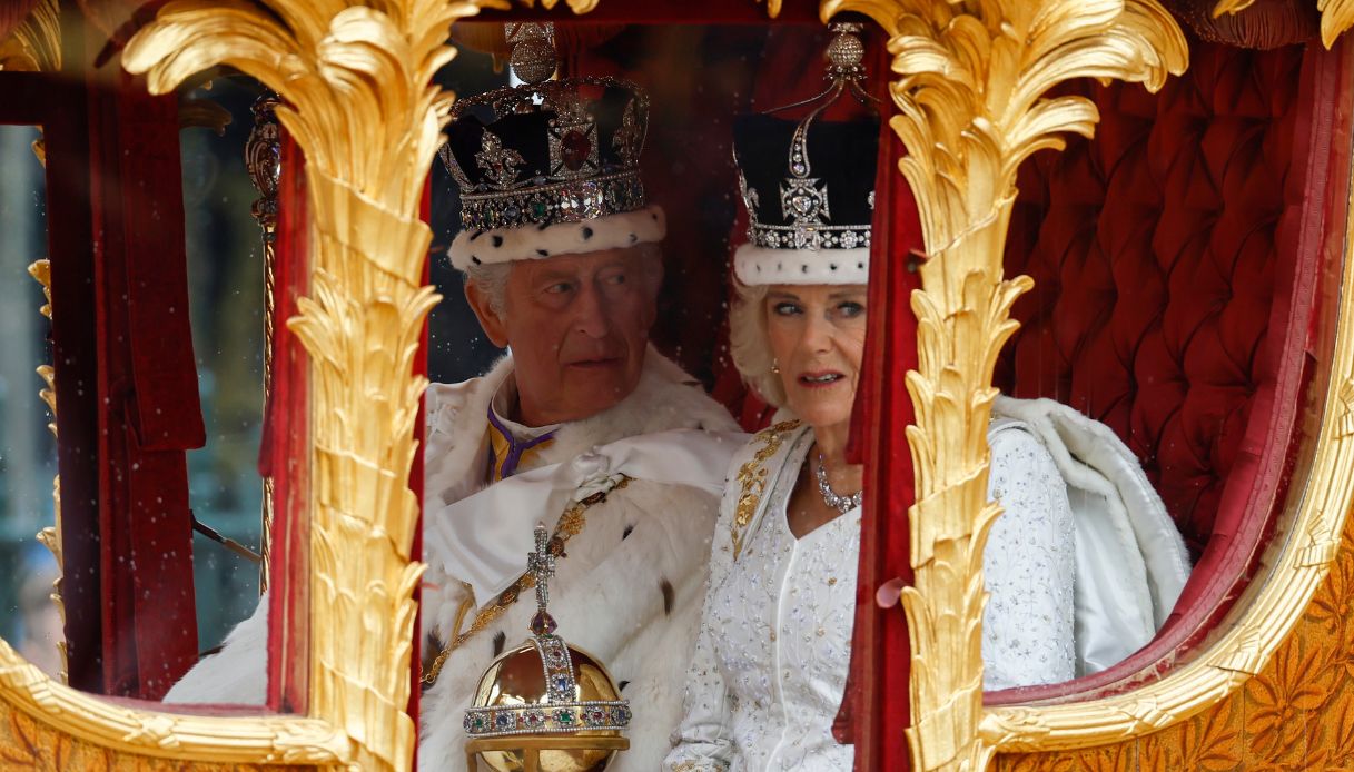 Incoronazione Re Carlo, Zara elegante. Beatrice ha occhi solo per lui