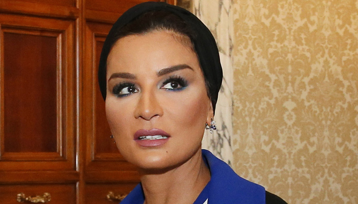 Moza del Qatar, la sceicca influencer che a 63 anni ne dimostra la metà