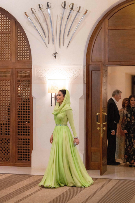 Moza del Qatar, la sceicca influencer che a 63 anni ne dimostra la metà