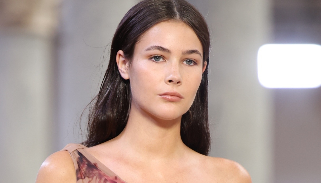 Grace Burns come mamma Christy Turlington: il debutto alla MFW