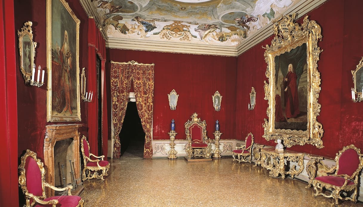 Ca' Rezzonico, capolavoro veneziano: gli interni preziosi