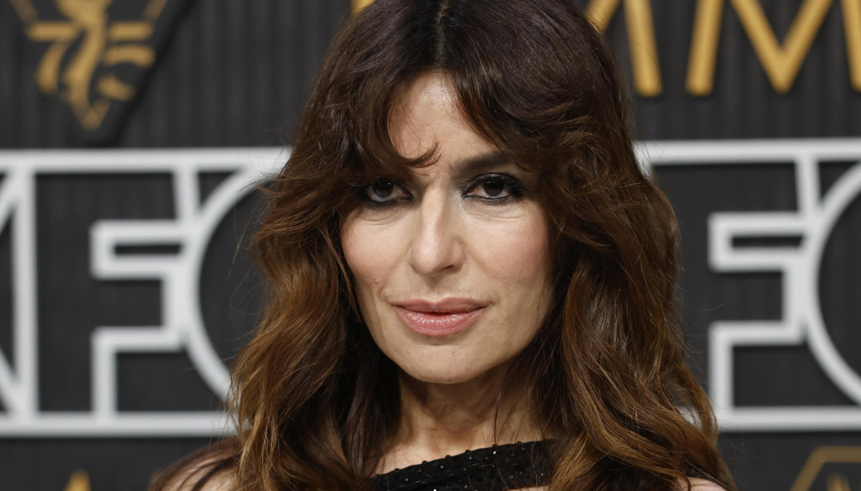 Sabrina Impacciatore, lo splendido look agli Emmy Awards