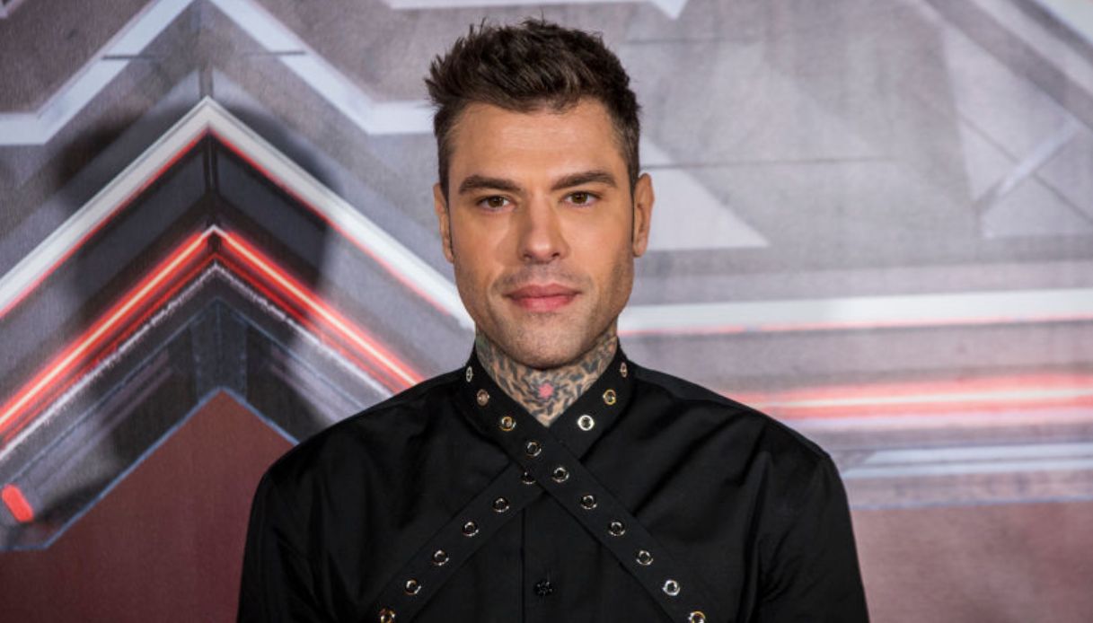 Fedez denuncia il Codacons, rapper al contrattacco: parlano i legali
