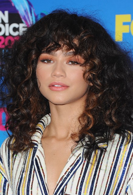 Frangia riccia: a chi sta bene e come gestirla