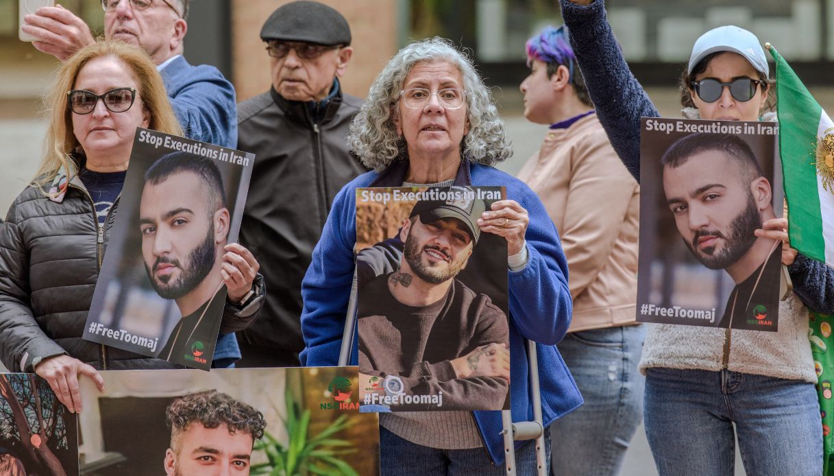 Chi è Toomaj Salehi, il rapper iraniano contro il regime