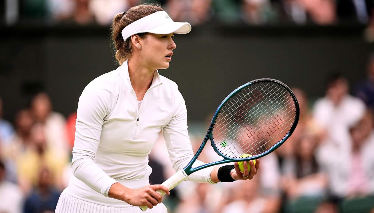 Sinner a Wimbledon tra l'ex Anna Kalinskaya e la nuova fidanzata, è gelo