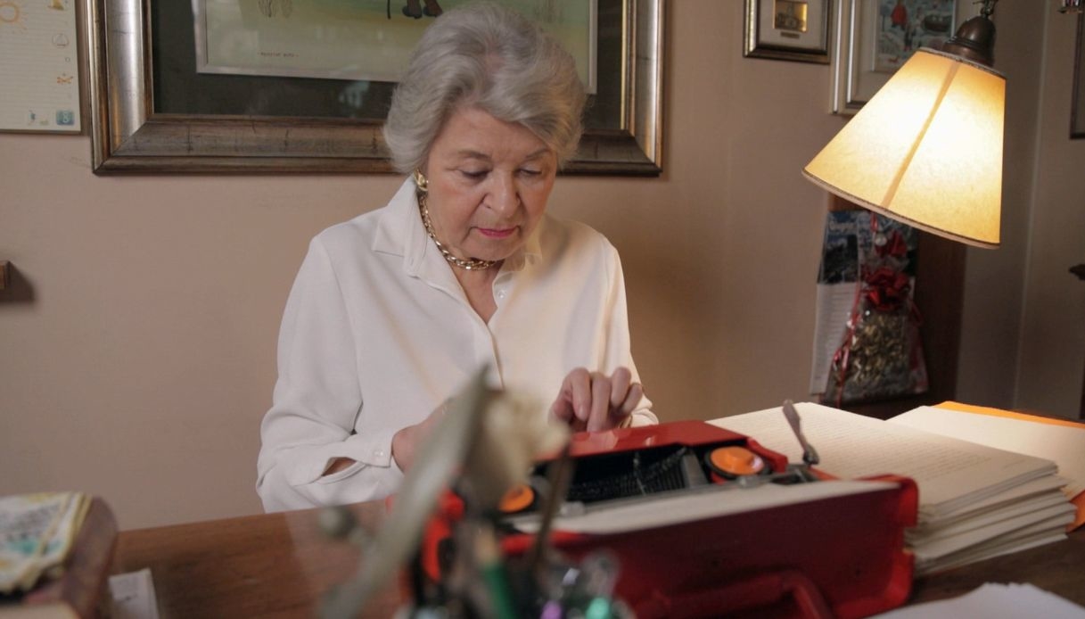 Sveva Casati Modignani si racconta a Francesca Fialdini, a Le Ragazze. Anticipazioni