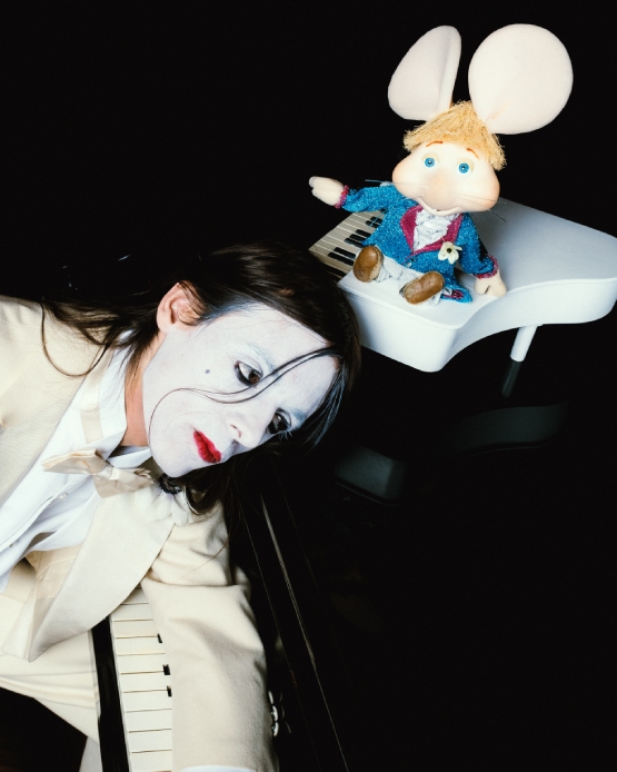 Sanremo 2025, perché Lucio Corsi duetta con Topo Gigio