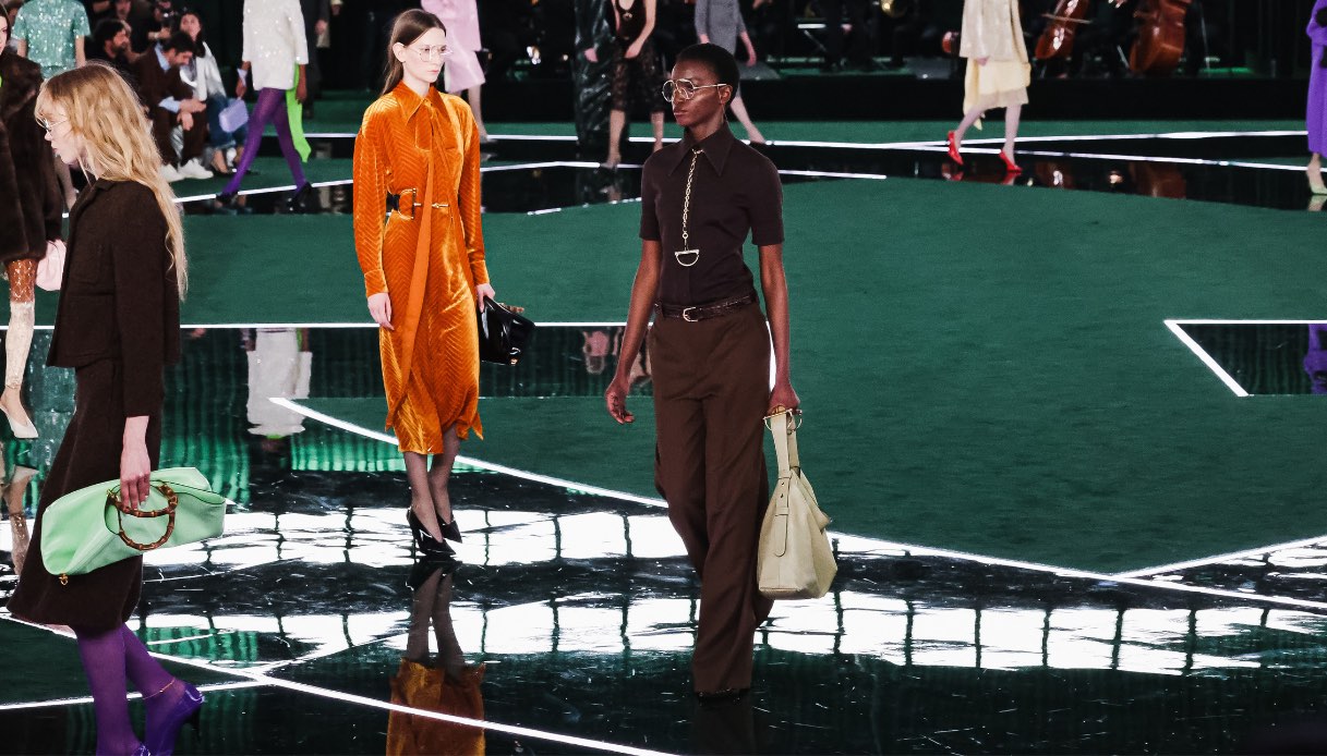 Milano Fashion Week, Jannik Sinner seduto accanto ad Anna Wintour: la ...