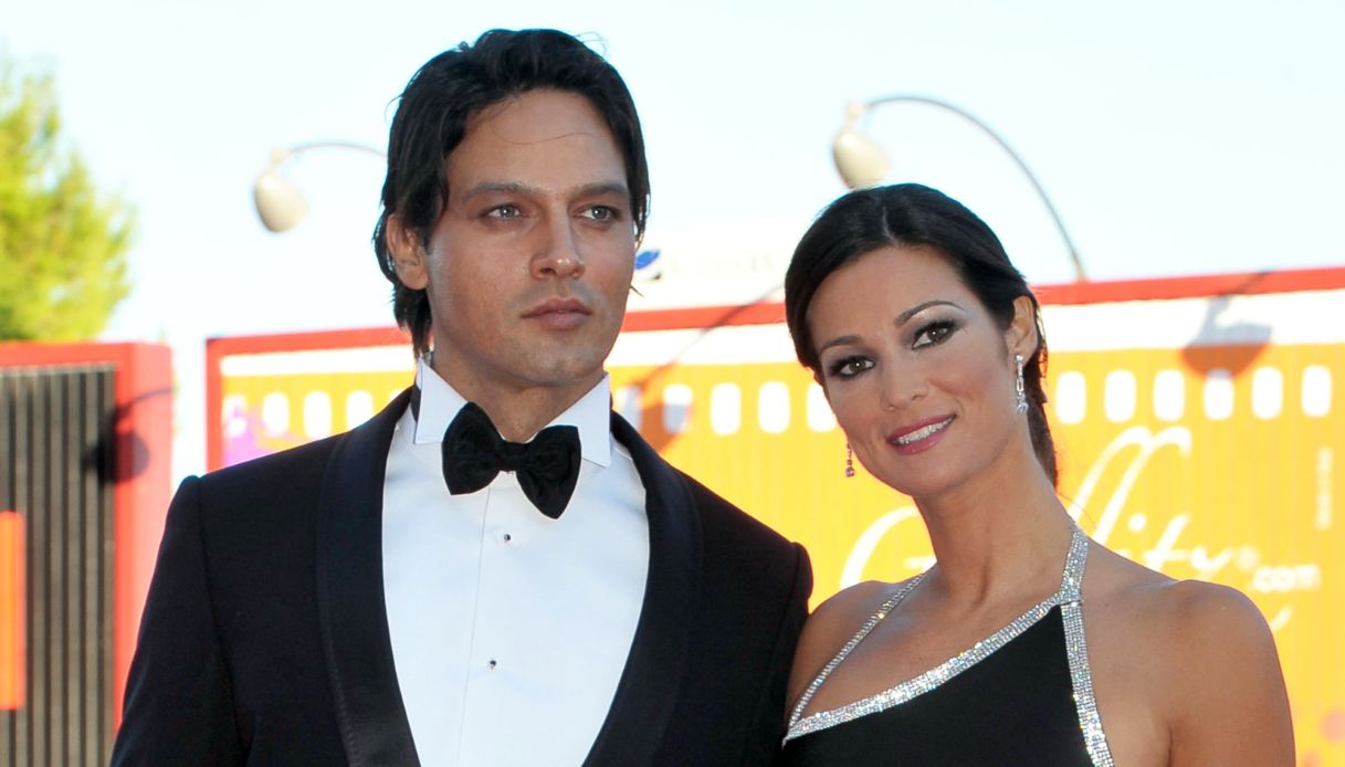 Manuela Arcuri sull’amore con Gabriel Garko: "Non era organizzata, ma una storia vera”