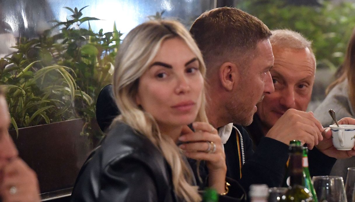 Francesco Totti, la cena di famiglia con Noemi Bocchi e suo figlio Cristian