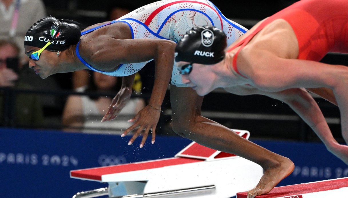 Chi è Sara Curtis, la stella del nuoto erede di Federica Pellegrini