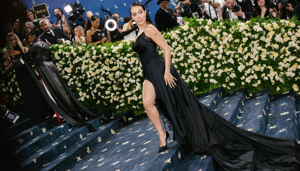 Georgina Rodriguez debutta al Met Gala con un omaggio a Lady Diana