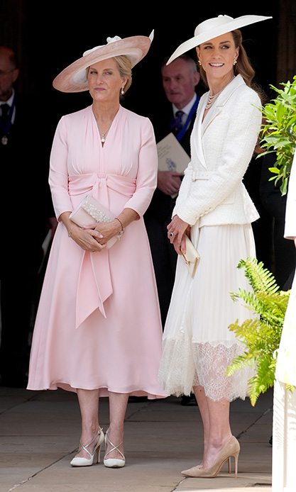 Kate Middleton osa con le trasparenze: la folla non si contiene al ...