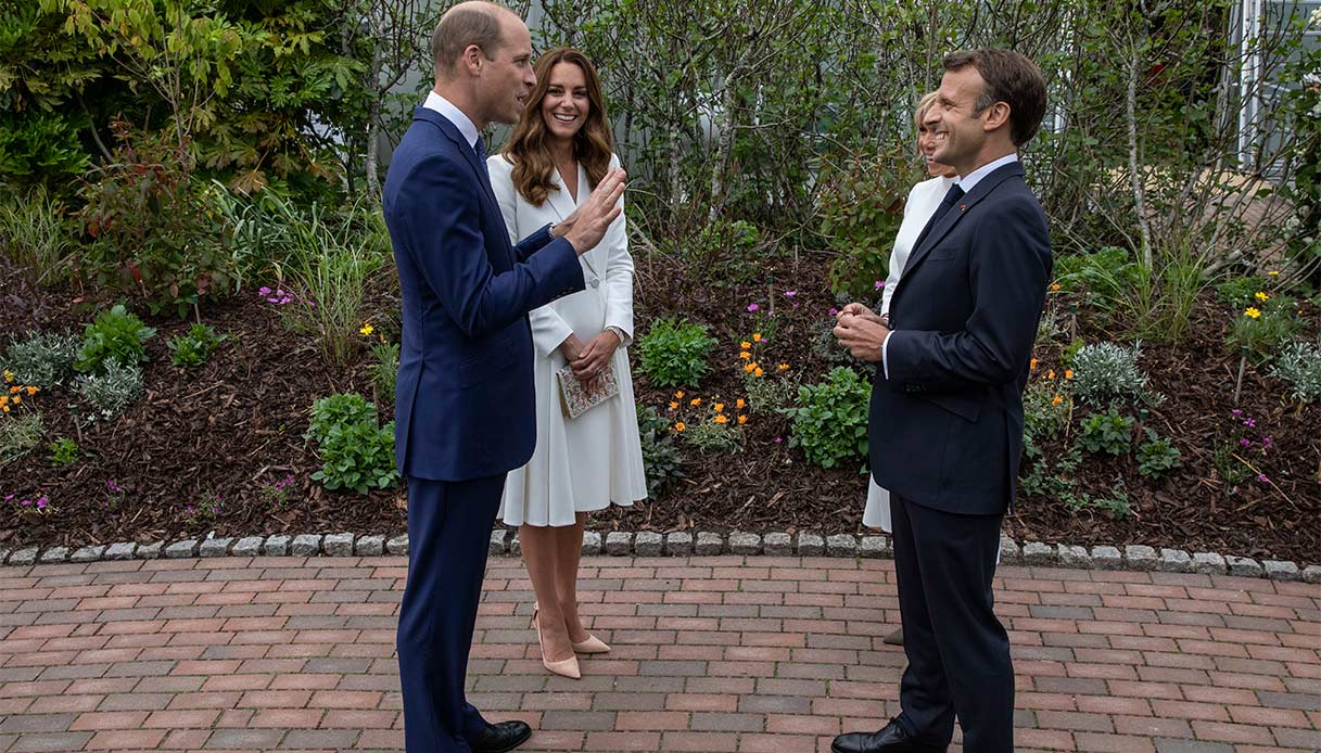 Kate Middleton riceve i Macron a Londra: giro in carrozza e look all ...