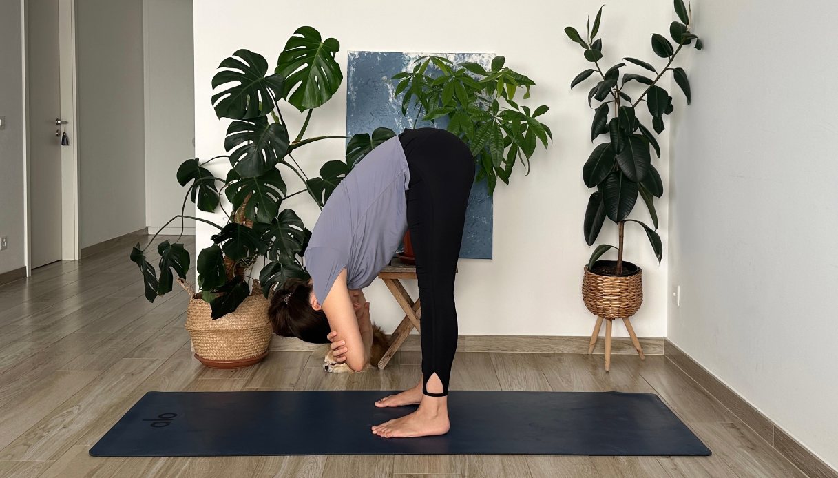 Migliora la tua flessibilità con yoga: guida essenziale e sicura