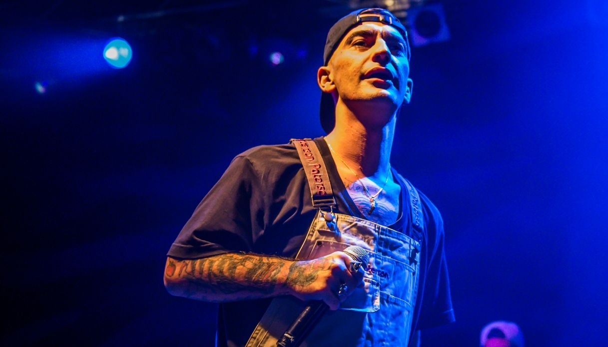 Morto il rapper Jesto, l'addio di Fedez: "Leggenda"