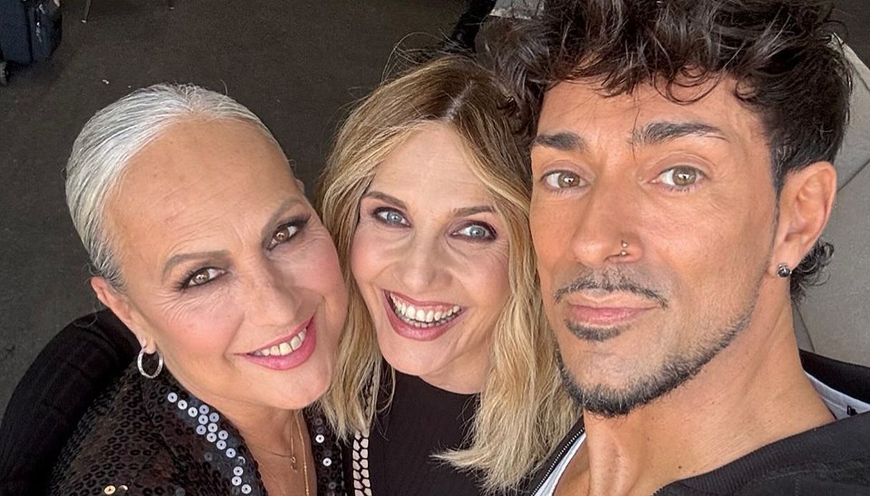 Lorella Cuccarini compie 60 anni, ieri e oggi: come (non) è cambiata