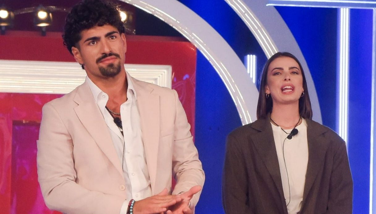 Grande Fratello, primo giorno nella Casa: la concorrente rapita e già un amore