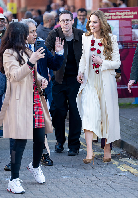 Kate Middleton, un sogno in bianco con un look da sposa e la collana di ...