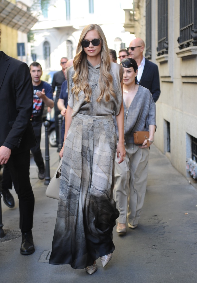 Laila Hasanovic senza Sinner alla Milano Fashion Week 2026: il look per ...