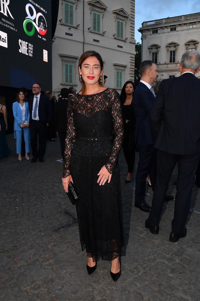 Maria Elena Boschi in pizzo, Eleonora Daniele in rosso: i look della ...